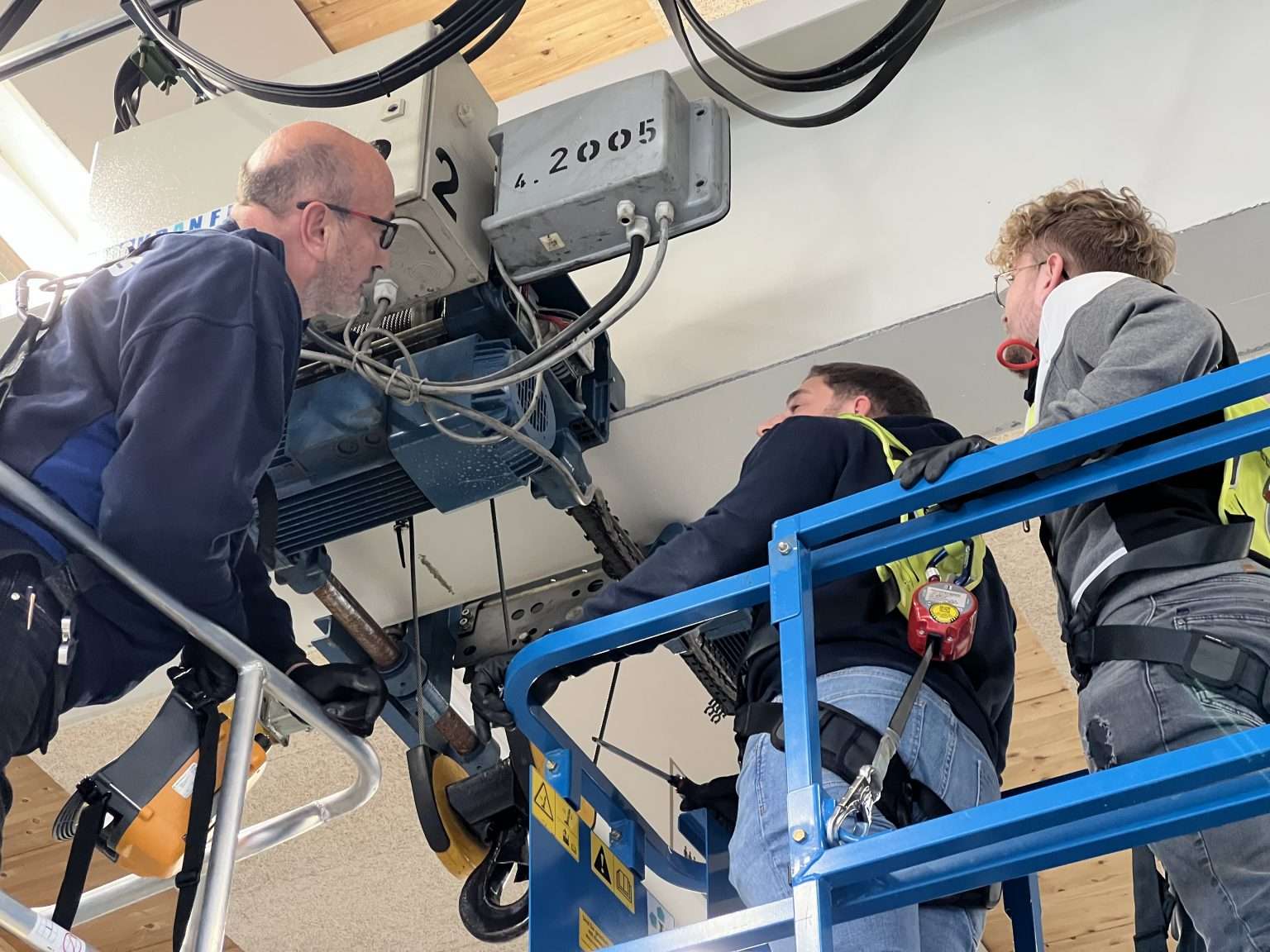 Safety Check - Arbeitsmittelprüfung - AST Safety GmbH & Co. KG